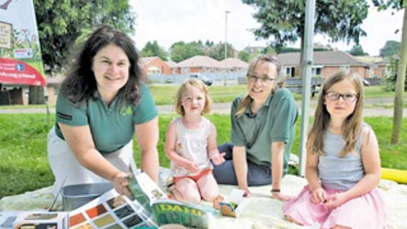 Picnic and puppets at Coleford Library | theforestreview.co.uk