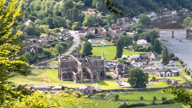 Lower Wye Ramblers’ ‘Walk on the Welsh Side’ | theforestreview.co.uk