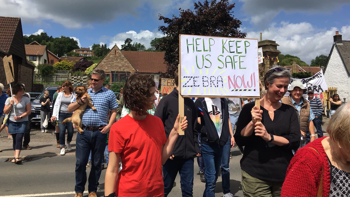 Safety protest over 70-year wait for crossing | theforestreview.co.uk