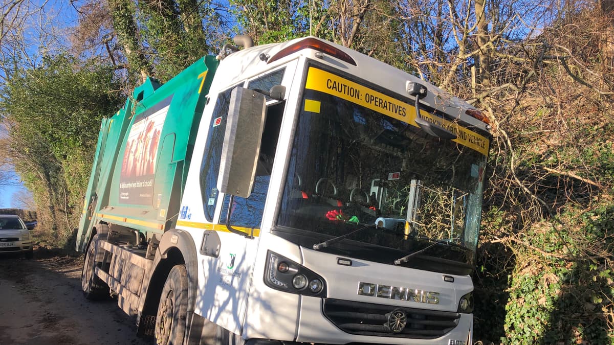 Binmen have a rubbish day as lorry ends up in ditch | theforestreview.co.uk