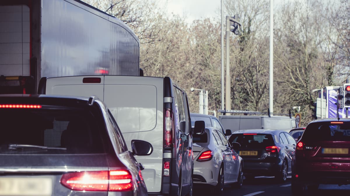 The A40 tractor trailer traffic tailback | theforestreview.co.uk