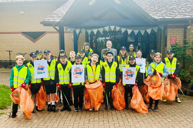 It's in the bag for coronation clean team | theforestreview.co.uk