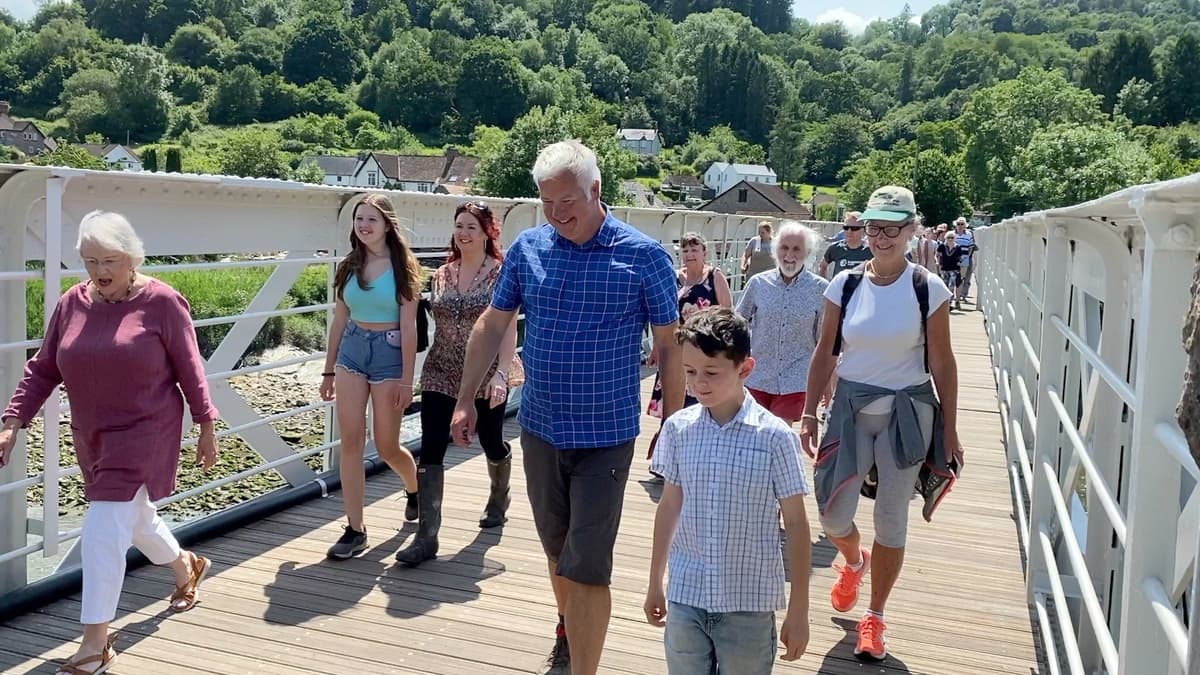 Weatherman Derek Brockway walks the Wye | theforestreview.co.uk