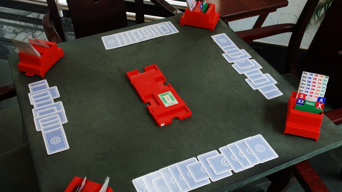 Monmouth bridge club celebrates 40th anniversary and 'no fear bridge ...