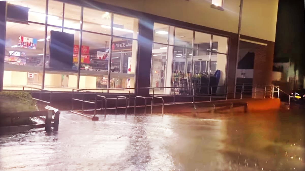 Hairdresser bemoans ‘blocked drains’ as flooding strikes town again | theforestreview.co.uk