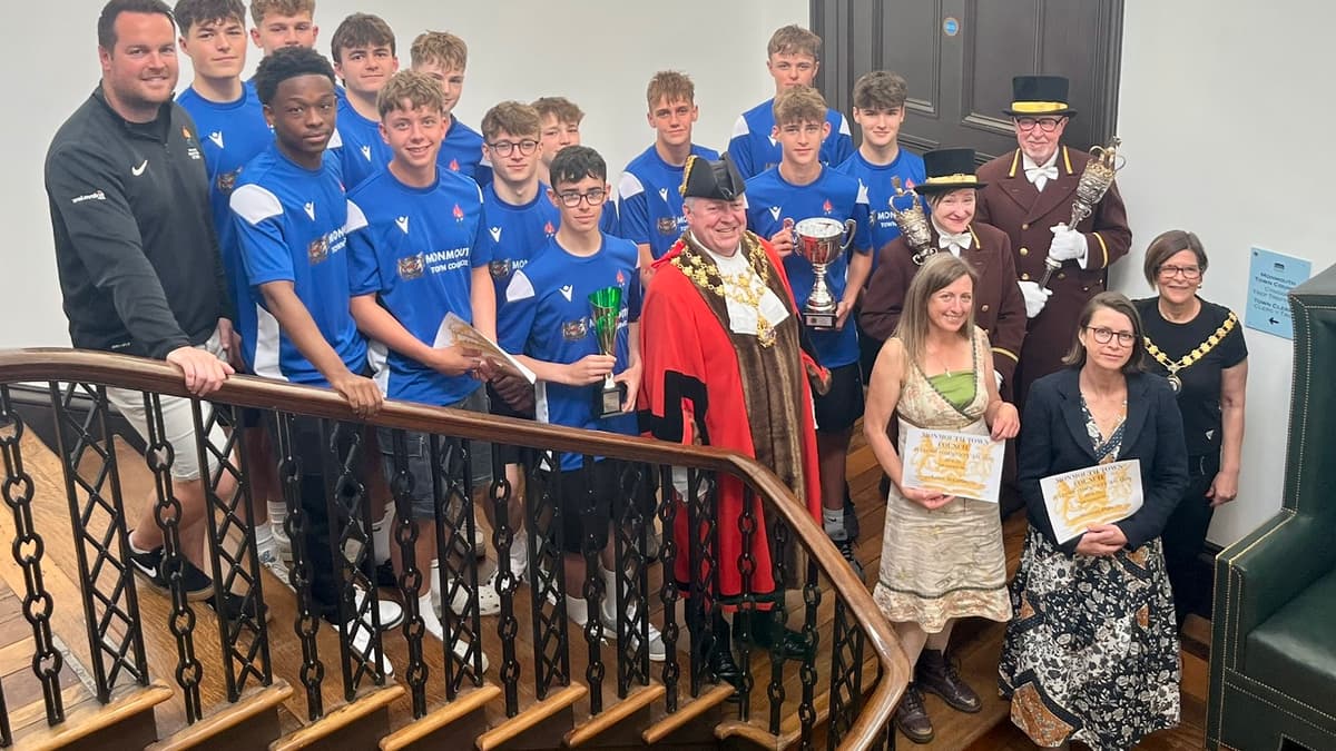Monmouth Comprehensive's Welsh school champion football team honoured ...